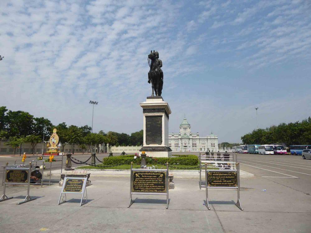 Dusit Area Bangkok| touristbangkok.com | Bangkok Neighborhood Guide